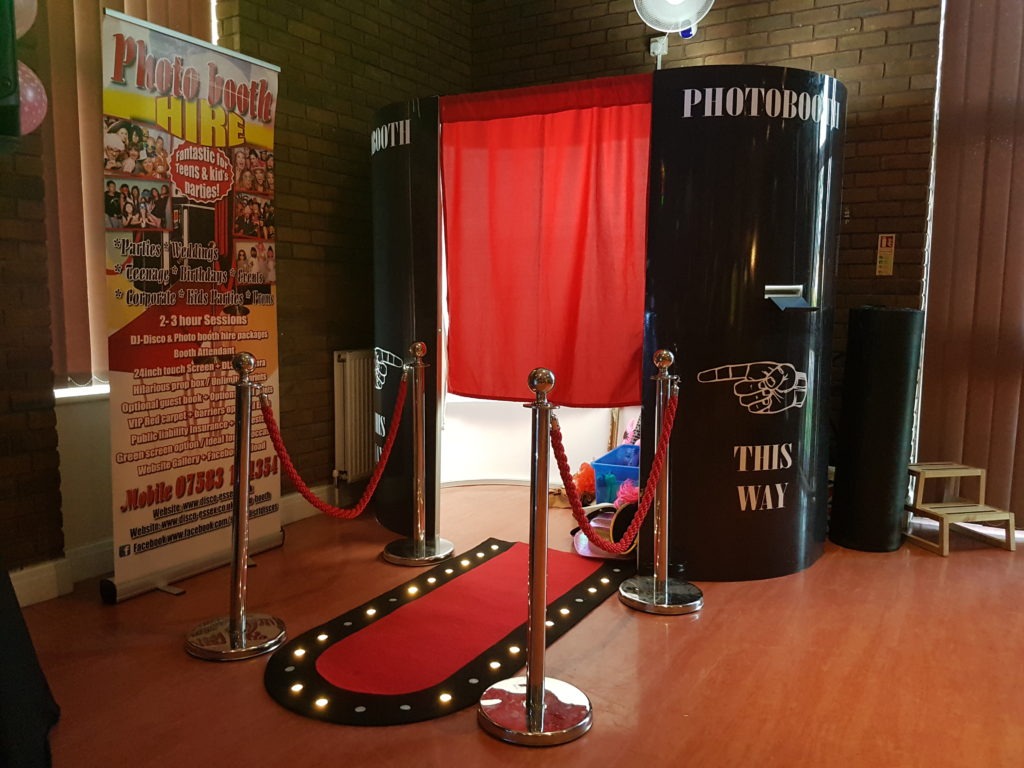 Our Stunning Premium Photobooth With VIP Treatment - Specialist Discos